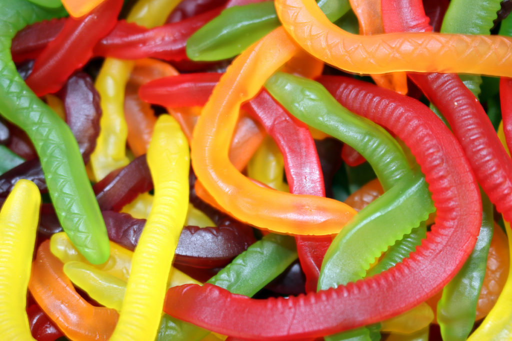We Now Know Australia’s Favourite Way To Eat Lolly Snakes