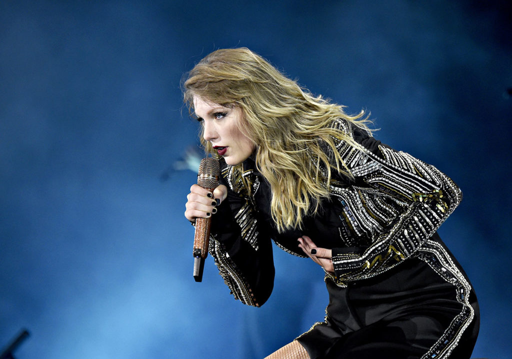 Taylor Swift’s copping serious backlash after performing this song cover