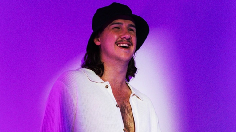 Nova - Fresh Hits & Throwbacks