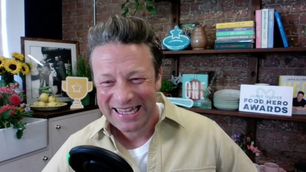 Jamie Oliver Reveals Jen Aniston Asked Him To Be Brad Pitt’s Birthday ...